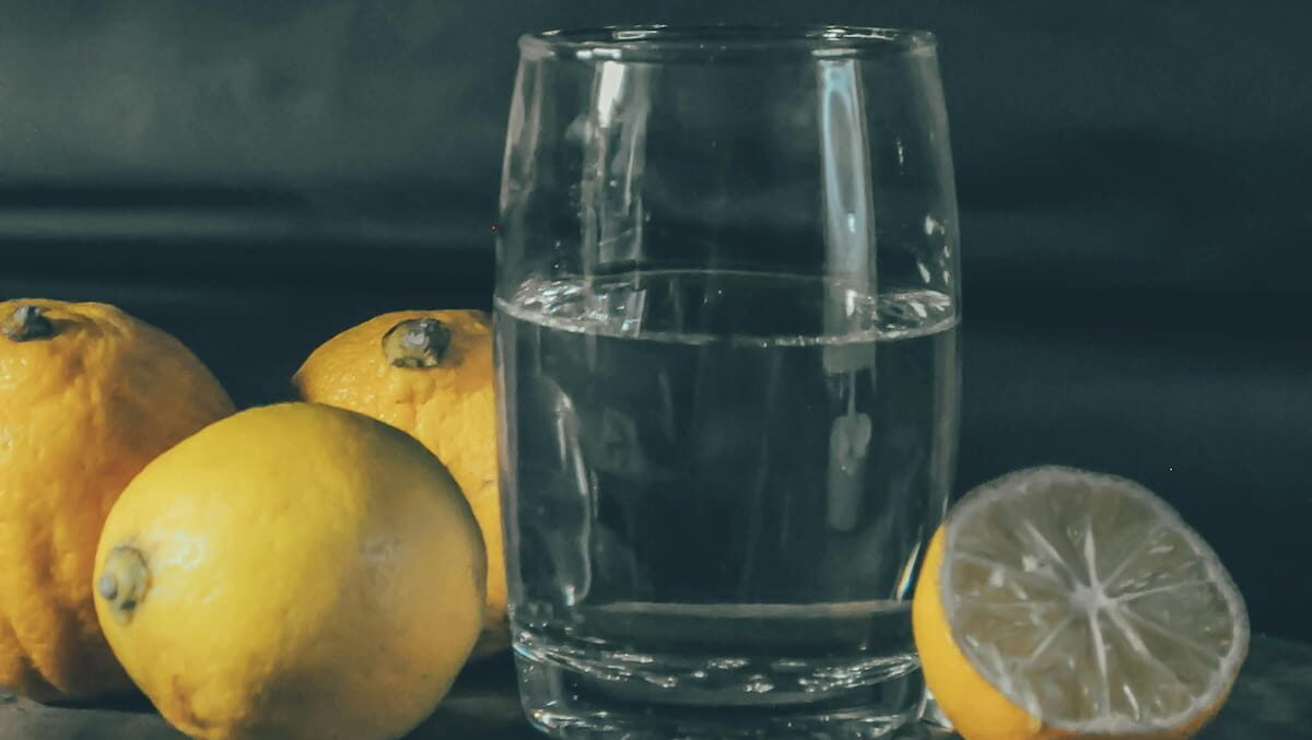 Avoid Lemon Water: 3 Times You Shouldn’t Drink It